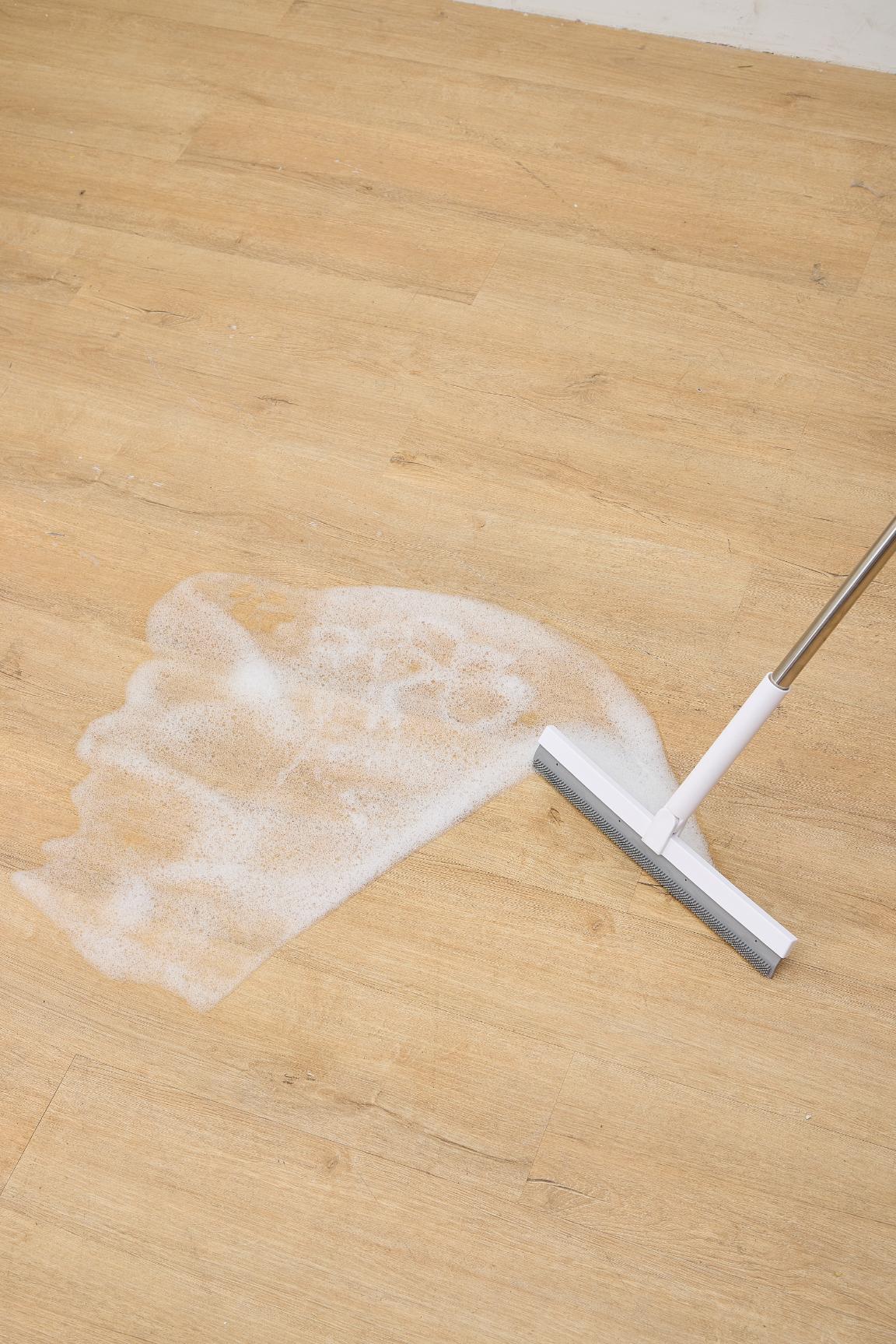 Wet & Dry Ultra Flexible Floor Broom